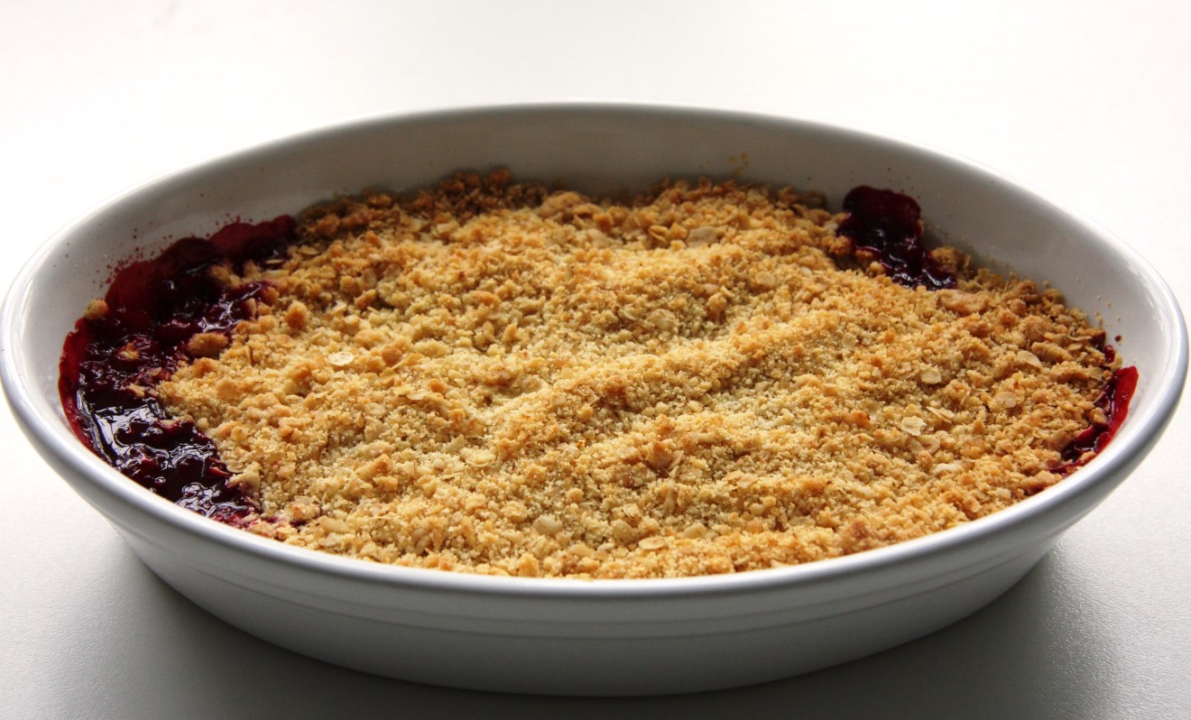 From the Hedgerows: Damson Crumble – lovinghomemade